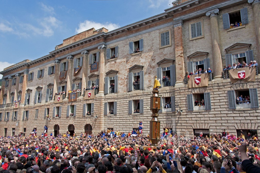 I Ceri di Gubbio - The Crowded Planet