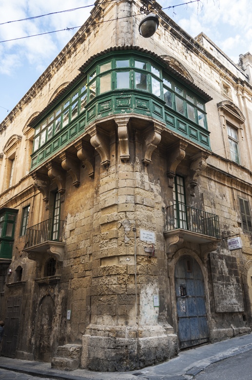 Malta by Public Transport: A Complete Guide - The Crowded Planet